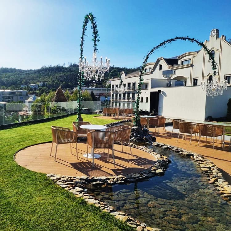 PLAYER ONE: LCD display | microSD | DLNA & Airplay | Streaming. Audio ...